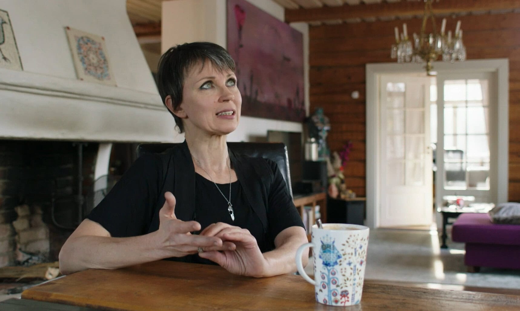 "Käsityksemme todellisuudesta vääristyy"– Katariina Souri menetti ystävänsä tekoälylle - Voice.fi